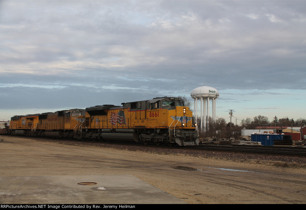 UP 8661 & others (3)